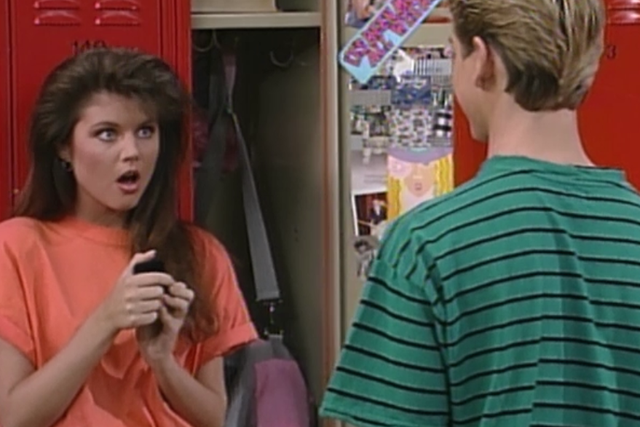 This is what Kelly Kapowski from Saved By The Bell looks like now ...