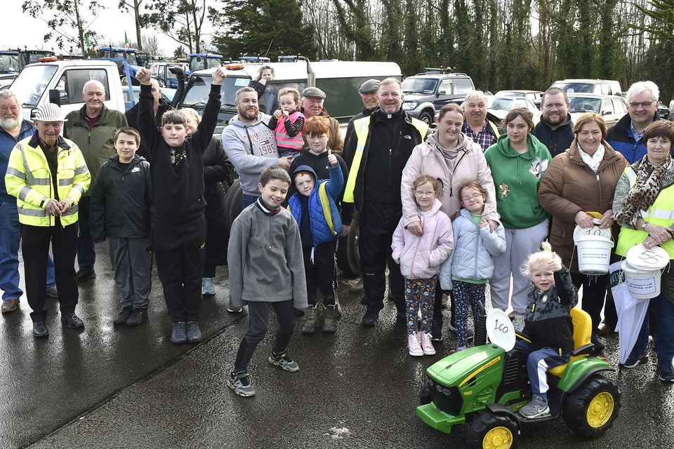 Huge crowds roll into Wexford for tractor run in aid of Kilcavan ...