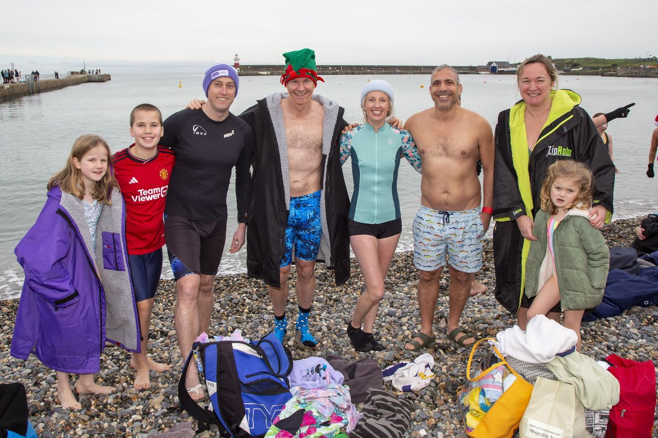 See photos as hundreds take plunge for Wicklow St Stephen’s Day swim ...