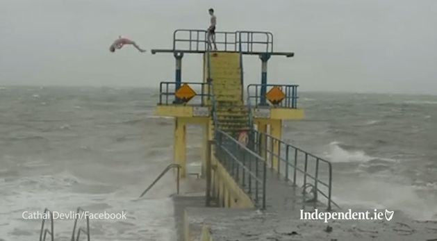 VIDEO: Shocking moment Irish lads jump into raging sea during Storm ...