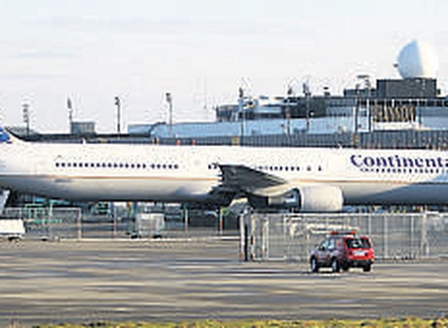 Jet diverted as sick girl (3) rushed to hospital | Irish Independent