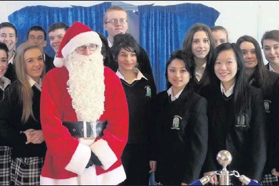 Santa helps students enjoy virtual shopping experience | Irish Independent