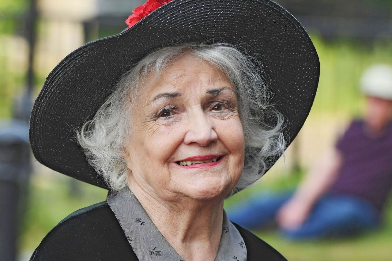 Carla Lane's stars bid her fond farewell at funeral of hit TV comedy ...