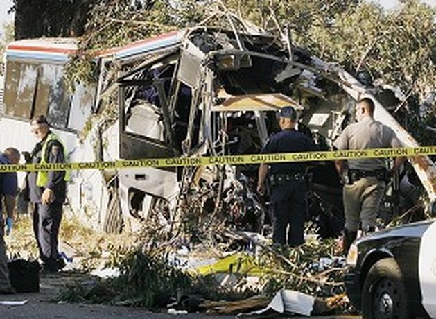 Six die in US passenger bus crash | Irish Independent
