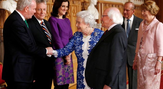 McGuinness handshake with queen 'a sign of peace' | Irish Independent