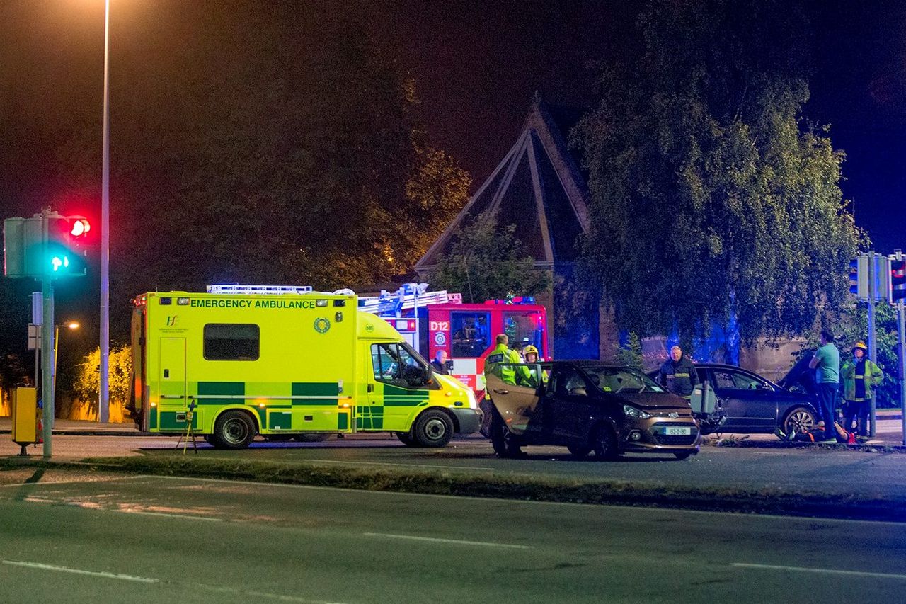 Three hospitalised after late night Dublin crash | Irish Independent