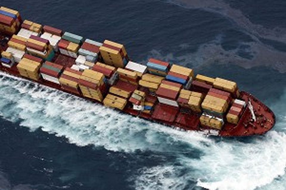 Salvage crew boards stricken ship | Irish Independent