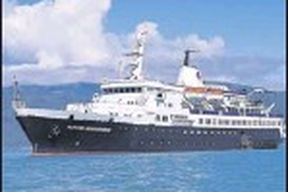 Lone piper to welcome first cruise ship | Irish Independent