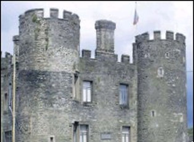 Castle artefacts may date to 13th century | Irish Independent