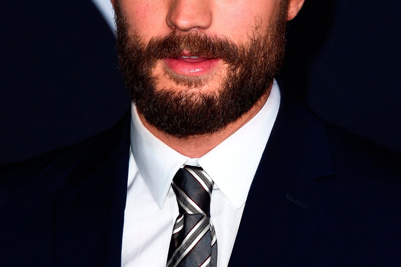 Jamie Dornan debuts new shaved head on red carpet at Fifty Shades ...