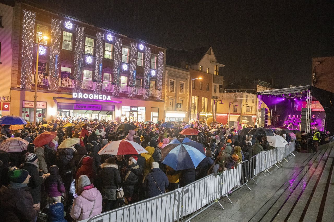 Pictures show crowds turning out for switching on of Drogheda’s ...