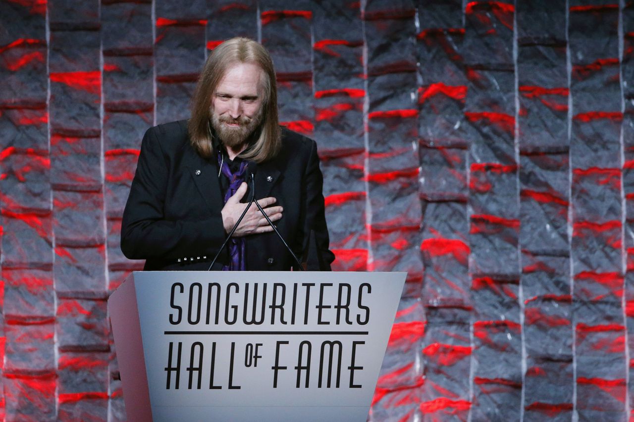 Tom Petty 'clinging to life': Pictures from the legendary musician's ...