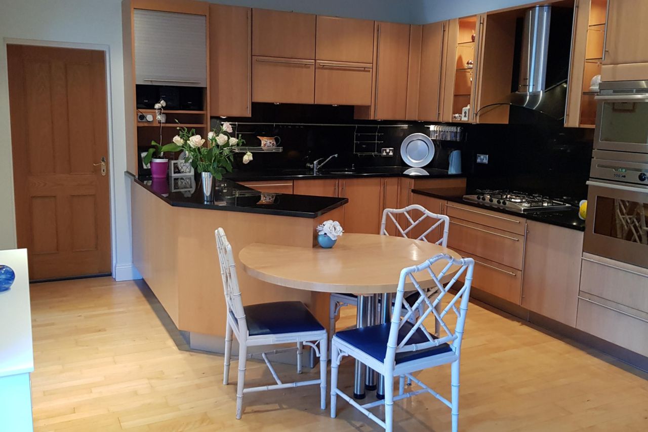 Foxrock home in immaculate condition goes on the market for €1.295m ...