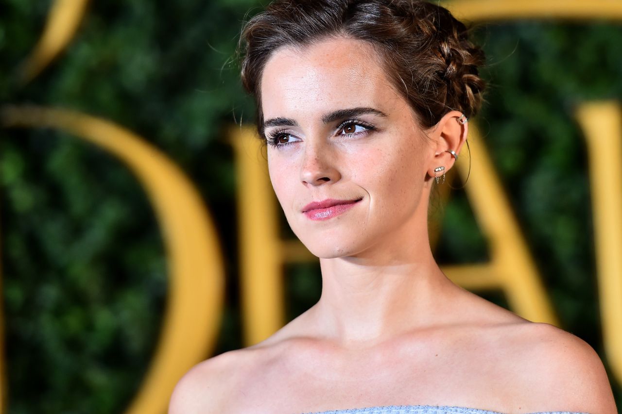 Emma Watson delights fans by hiding books for International Women's Day ...