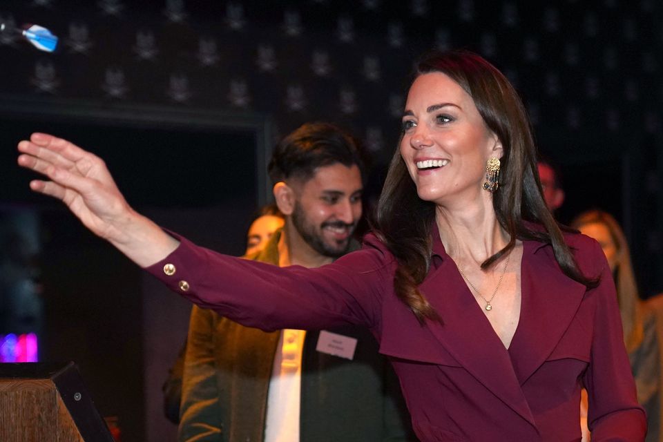 William and Kate take to the oche at pub’s underground darts bar ...