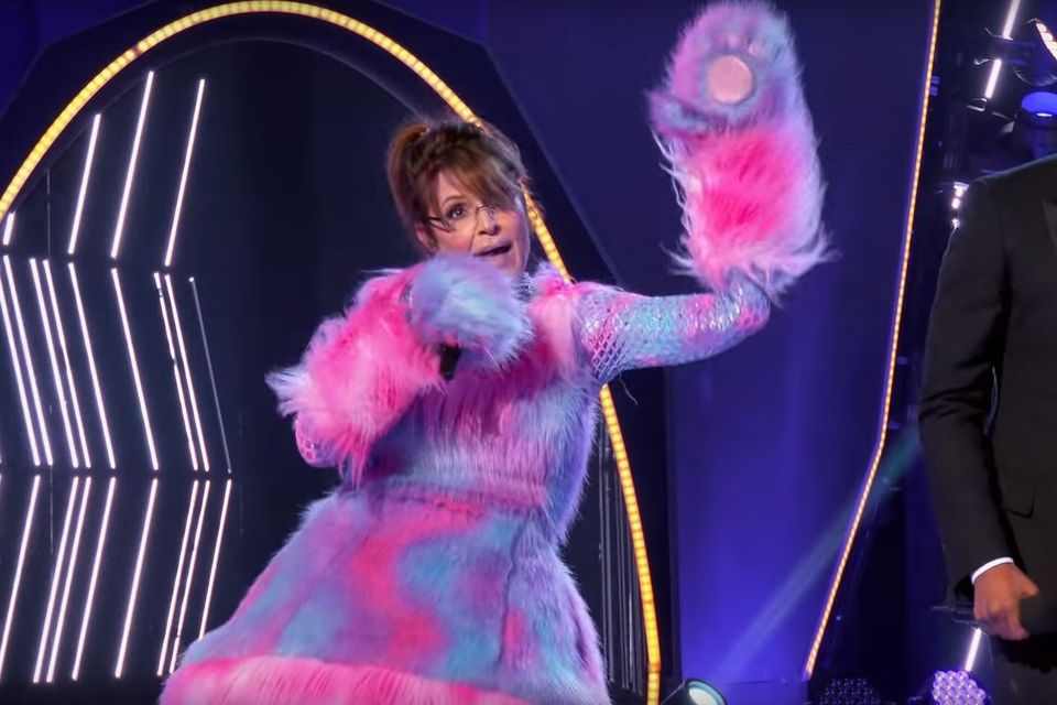 Sarah Palin unveiled on The Masked Singer after rapping Baby Got Back ...