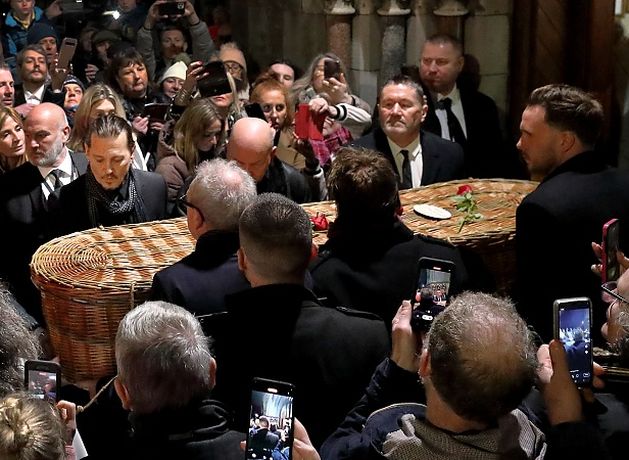 Shane MacGowan funeral: Pogues star gets one hell of an Irish send off ...
