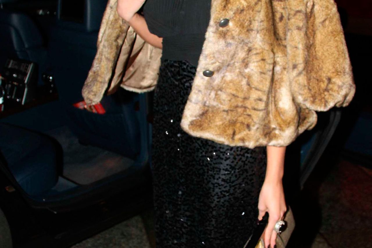 Lady in gold: Rosanna Davison makes annual trip to Germany with dad ...