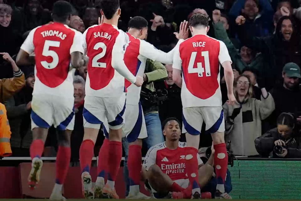 Arsenal humiliate Manchester City as Gunners run riot to keep title ...