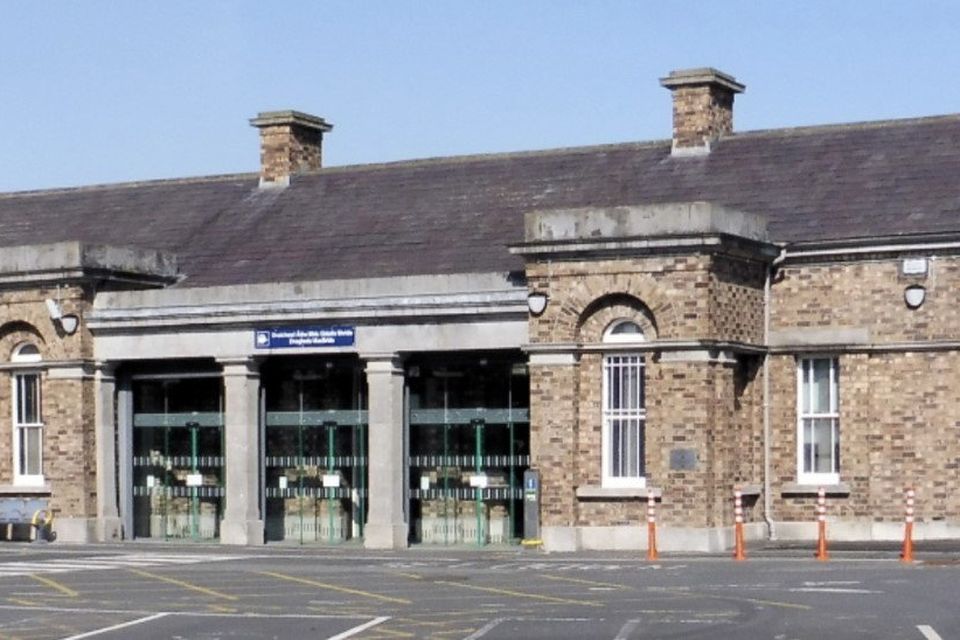 German tourist’s graffiti to train at Drogheda station caused €10,000 ...