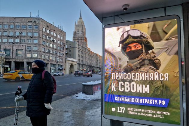 Russian colonel killed by mine while on ‘morale-boosting’ visit to ...
