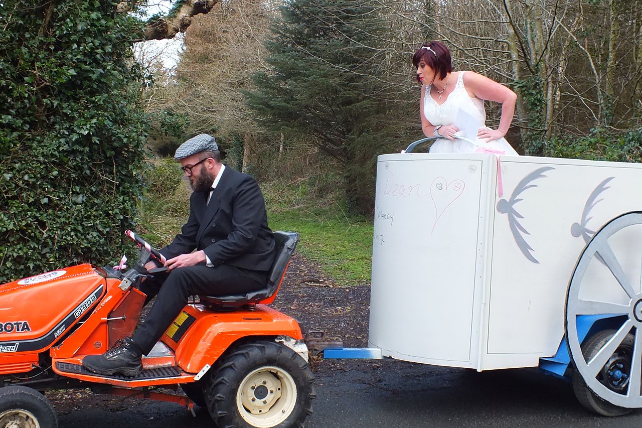 A homemade chariot is the wedding transport of choice on tonight's Don ...