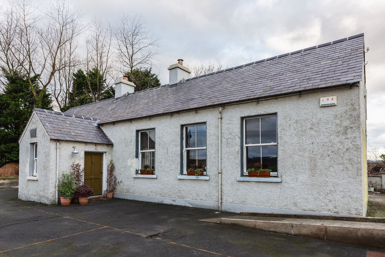 Co Wexford couple transform Victorian schoolhouse into a modern home on ...