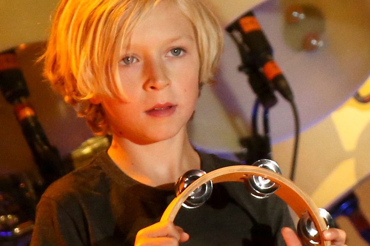 What a cute cameo – Beck’s 10-year-old son Cosimo joins dad on stage at ...