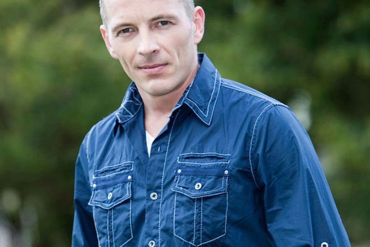 Home and Away actor Dieter Brummer dies aged 45 | Irish Independent