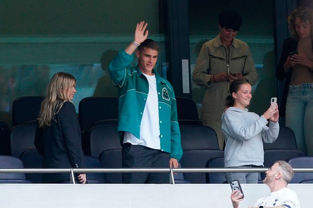 Spurs complete €40m signing for Dutch centre-back Micky van de Ven ...
