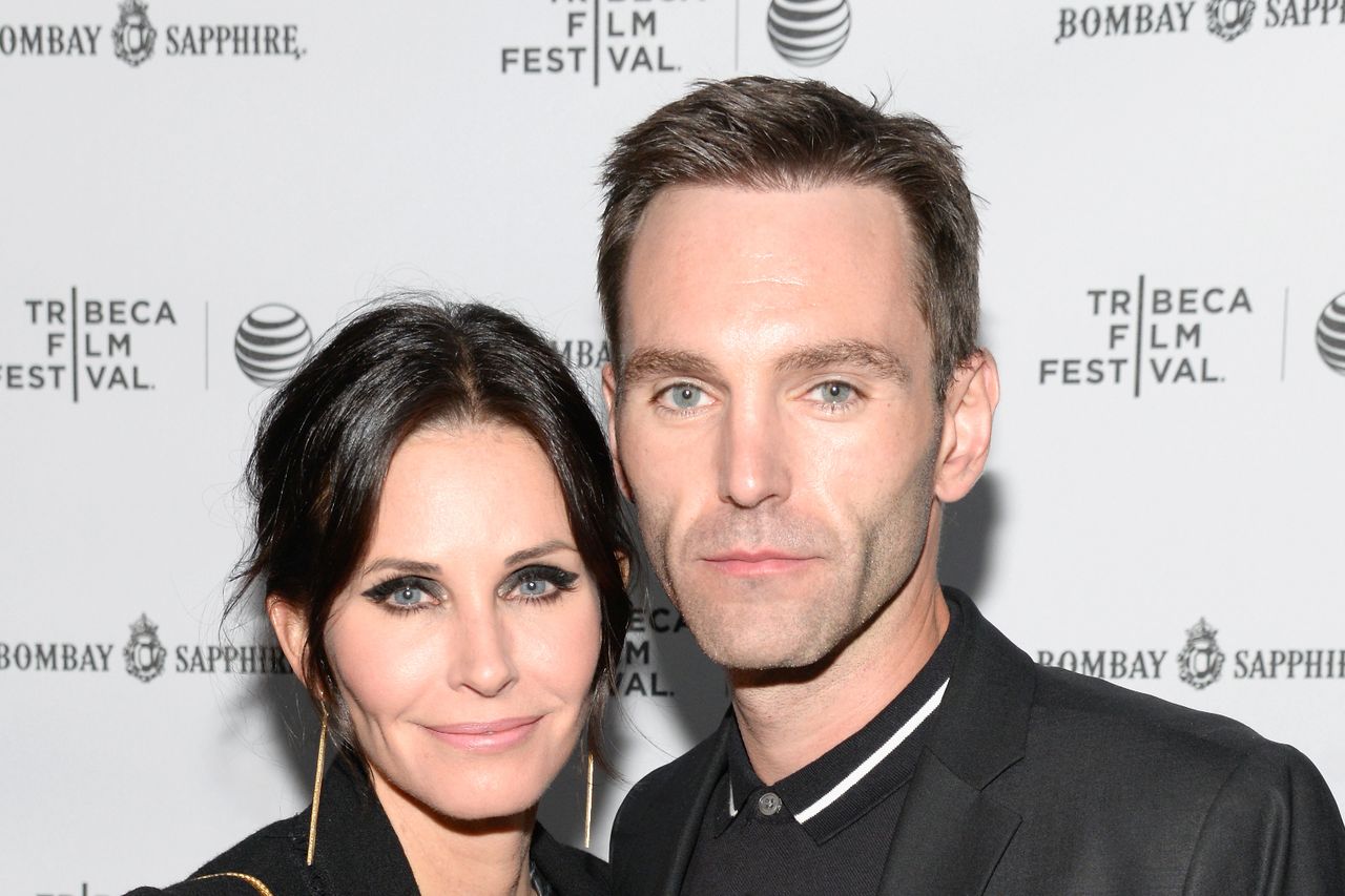 Courteney Cox discovers shocking royal scandal in family tree during ...