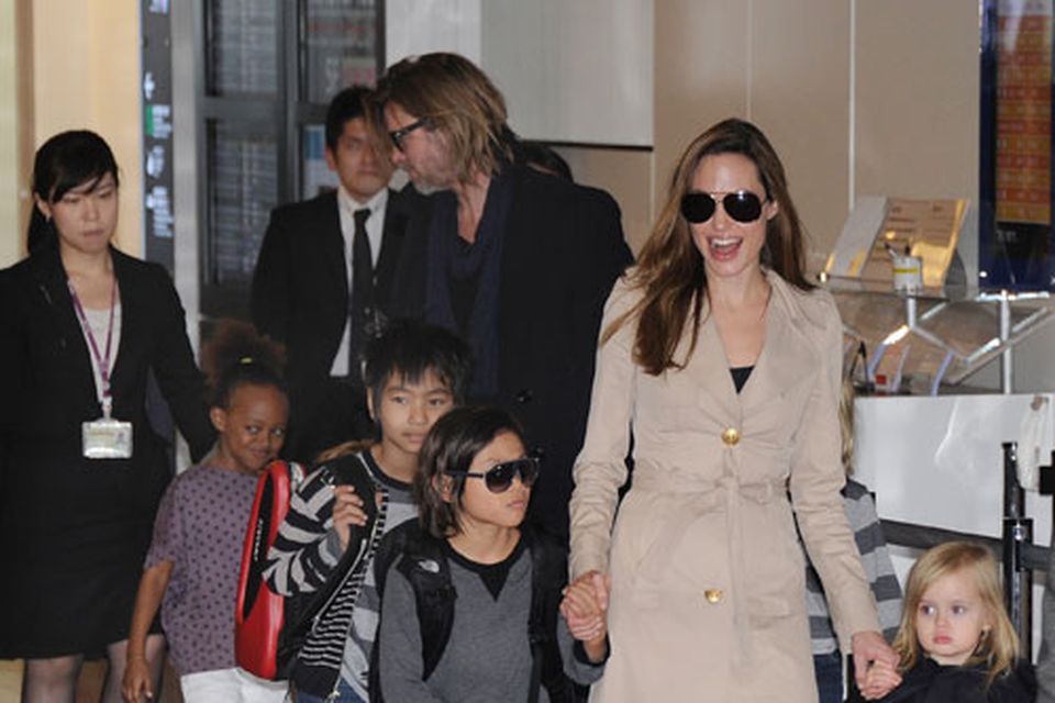 Brad Pitt and Angelina Jolie splash out on soccer kits for their footie ...