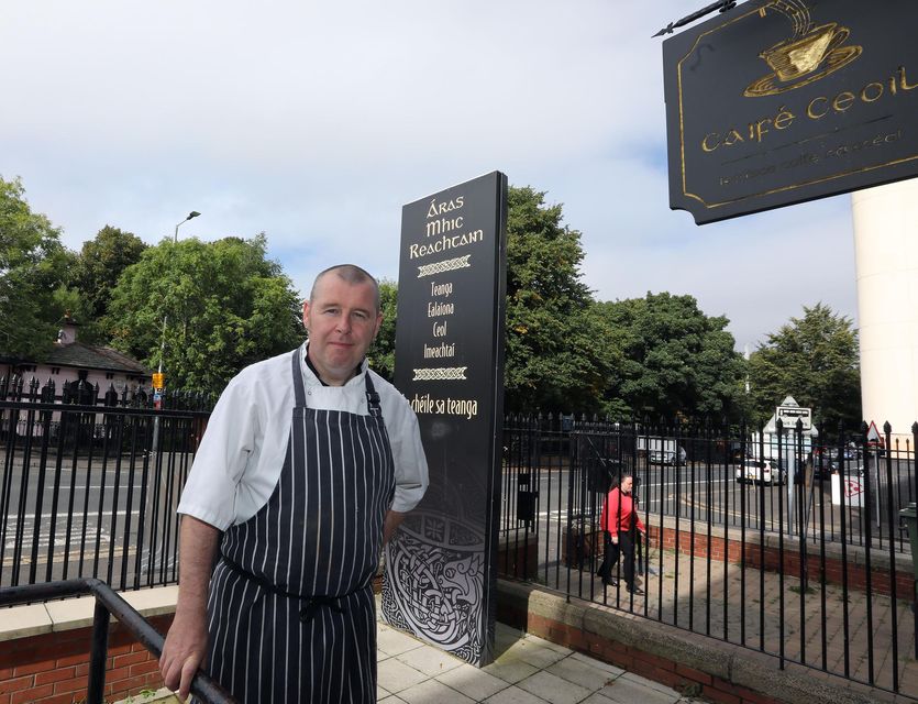 An cócaire Ciarán: Ó na bialanna is clúití go dtí an Caifé Gaelach is ...