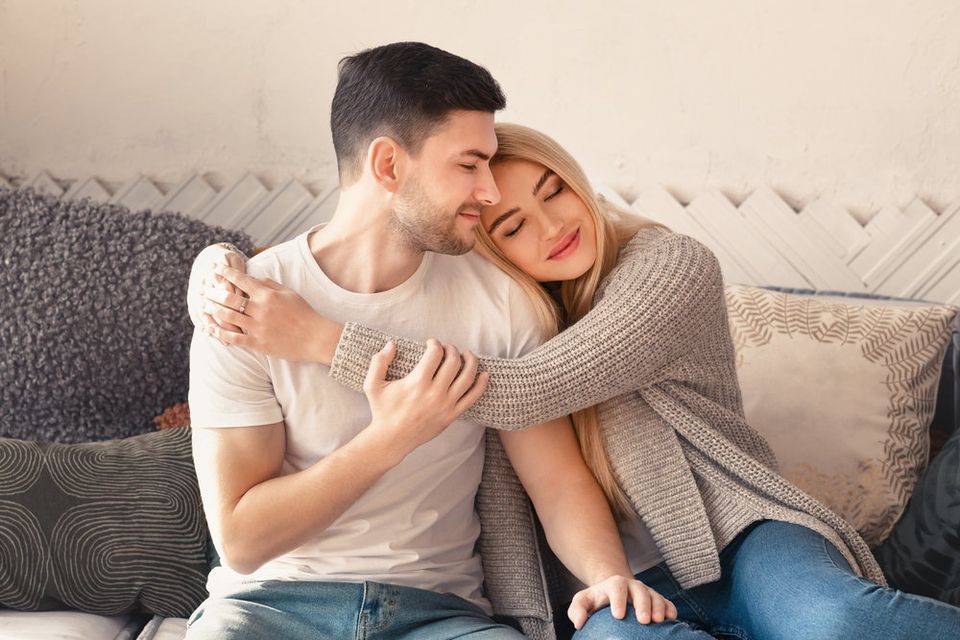 Women get much more back from cuddling than men | Irish Independent