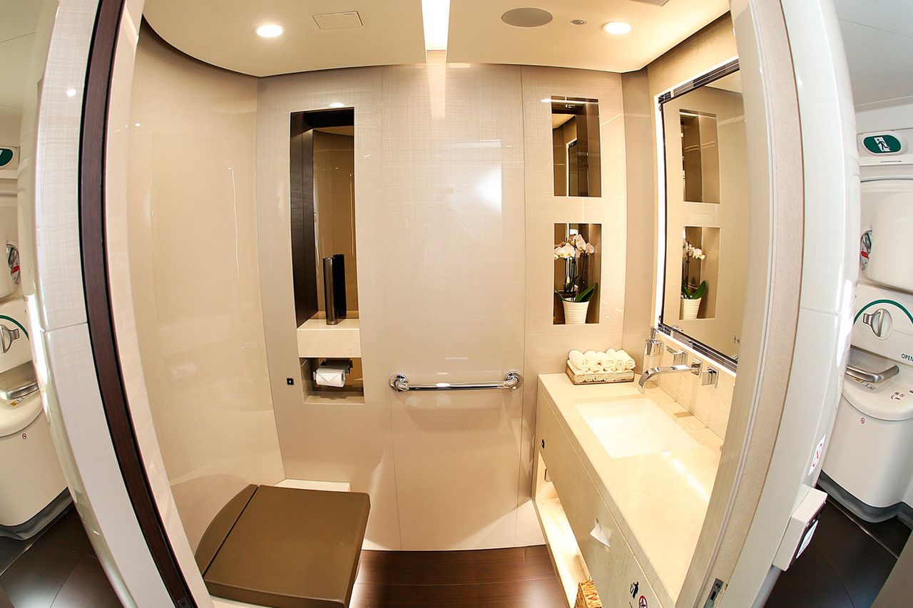 In Pictures: The €50k an hour V-VIP flight with master bedroom ...