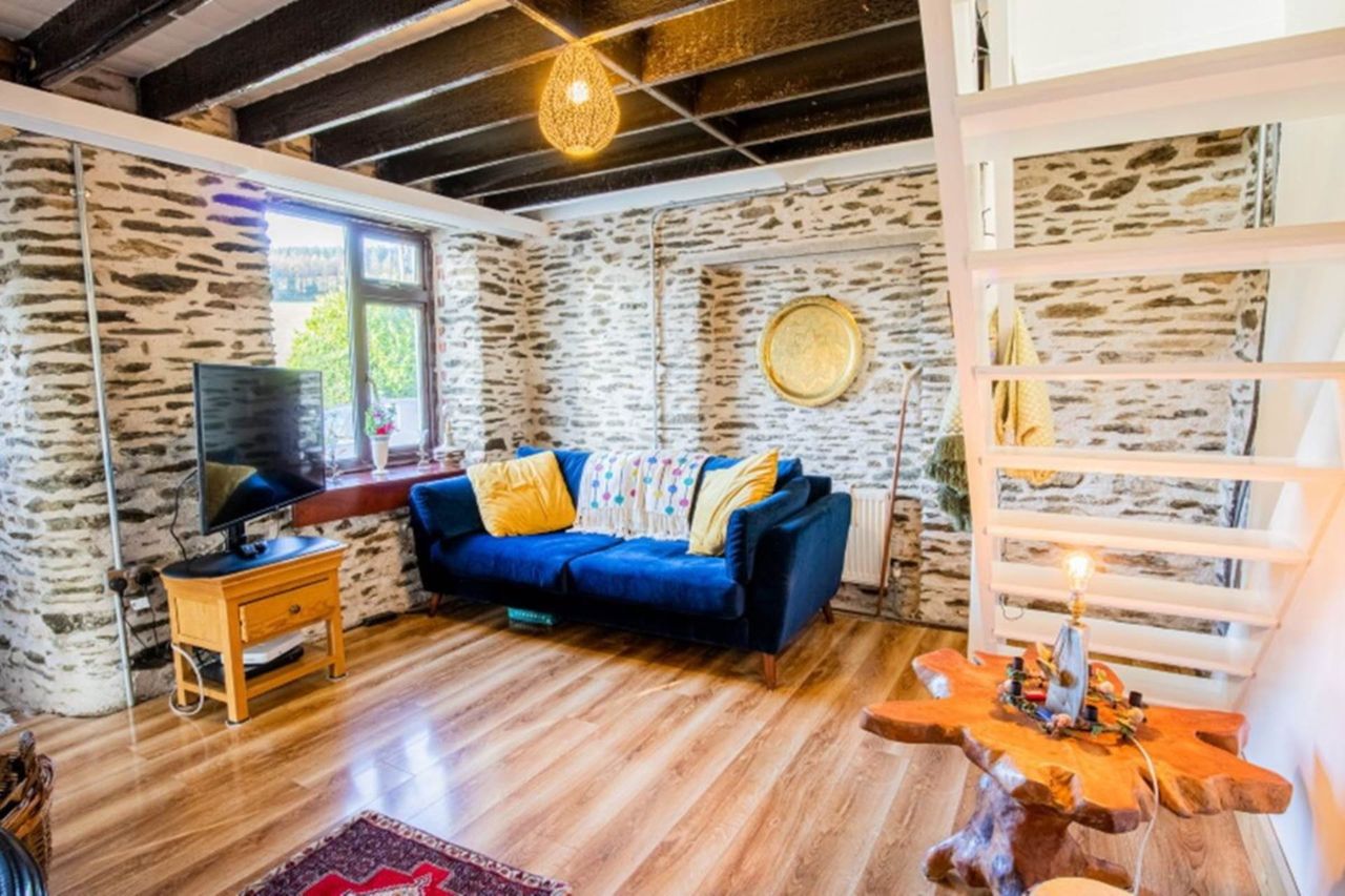 Charming Wexford cottage set to be auctioned off has asking price of € ...