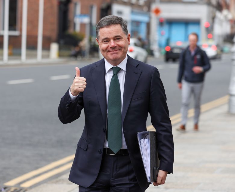 Scoffs at speeches and beaming ministers as Budget officially revealed ...