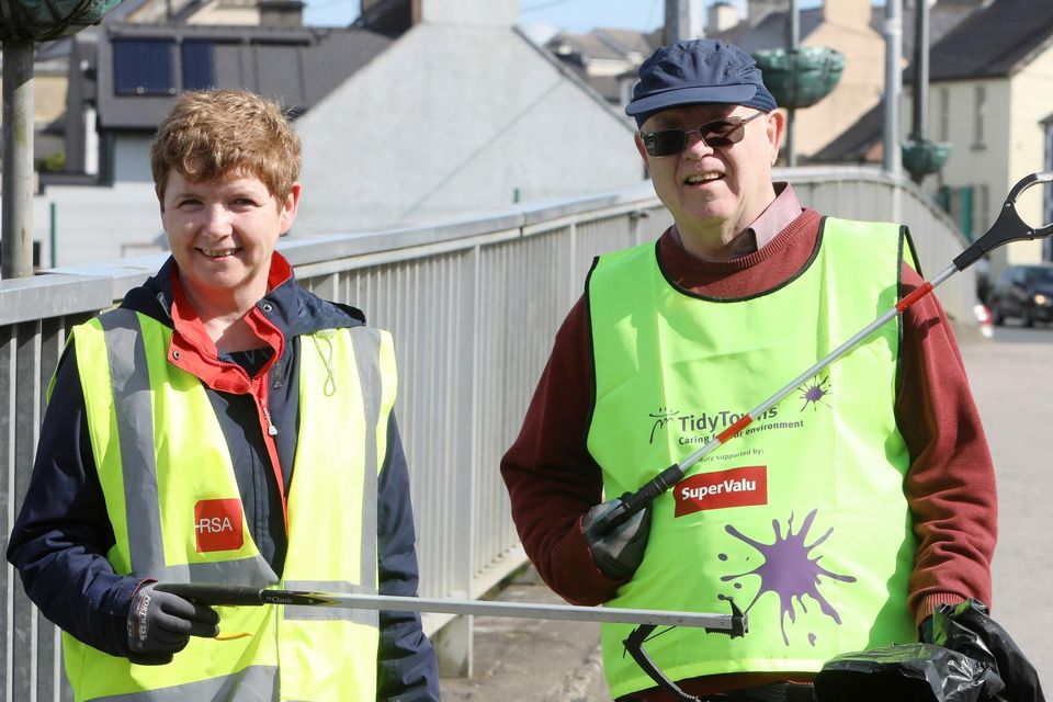 Pictures show volunteers taking part in Good Friday clean-ups in Sligo ...