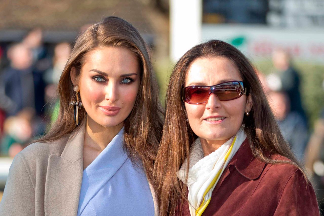 'I'm so lucky I’m at that age where I can totally accept myself' - Roz ...