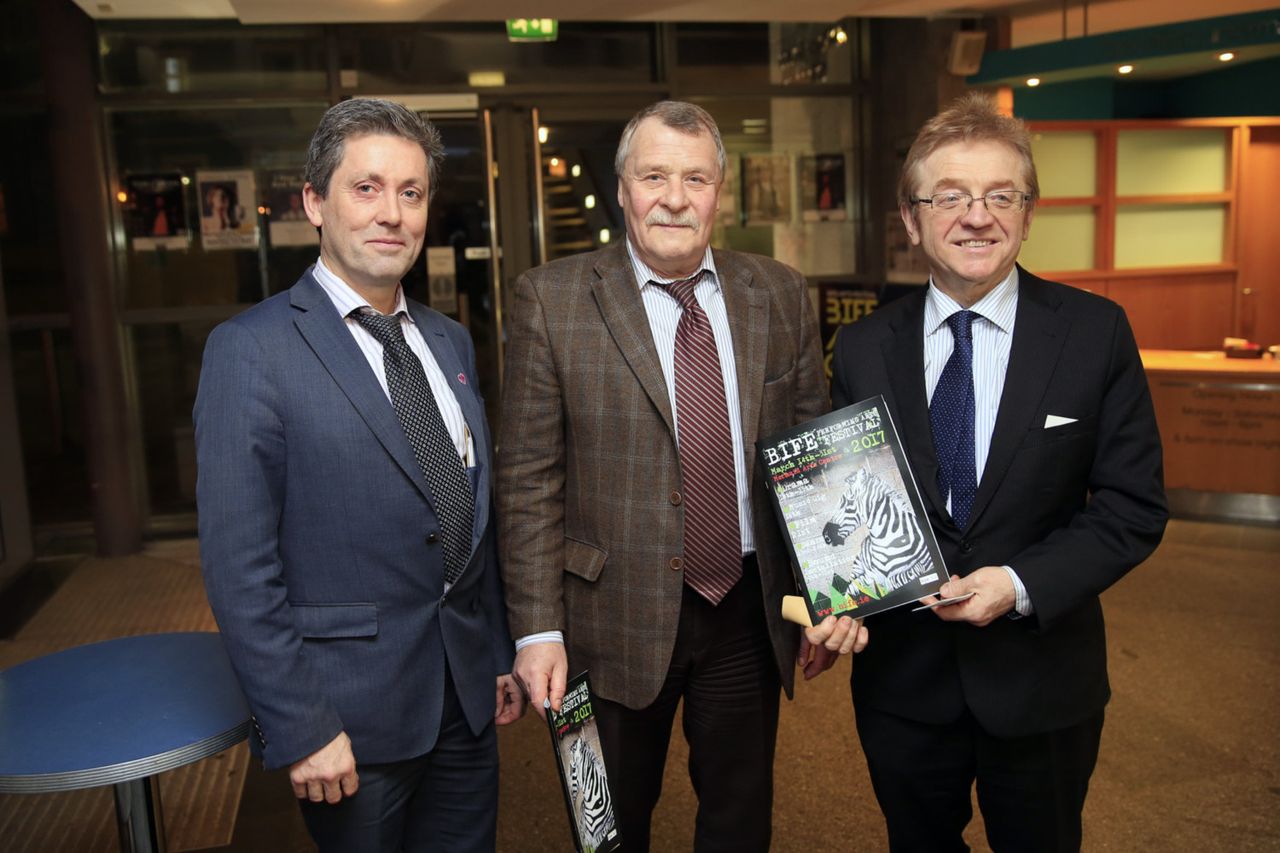 Russian Ambassador attends play | Irish Independent