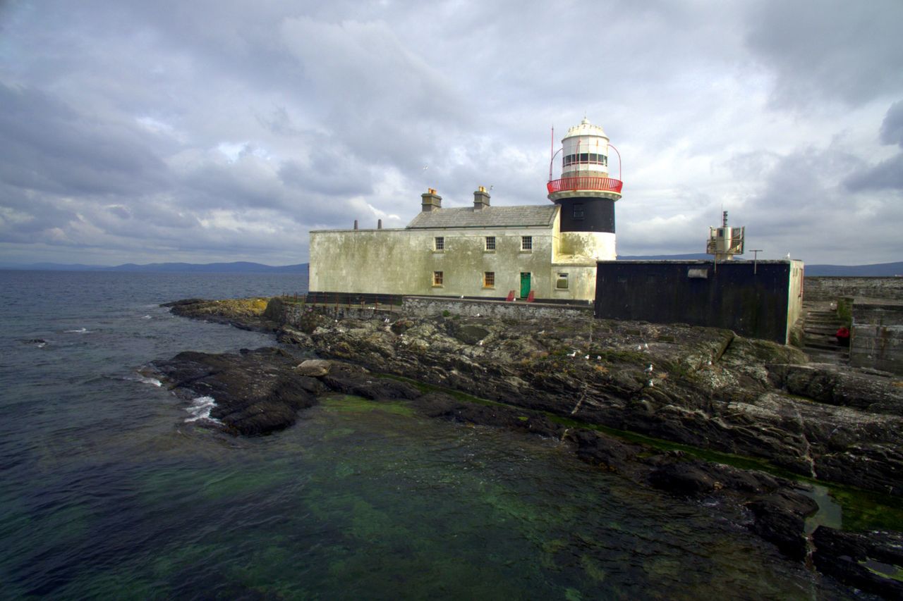 The most spectacular lighthouse lodgings on the market in Ireland ...