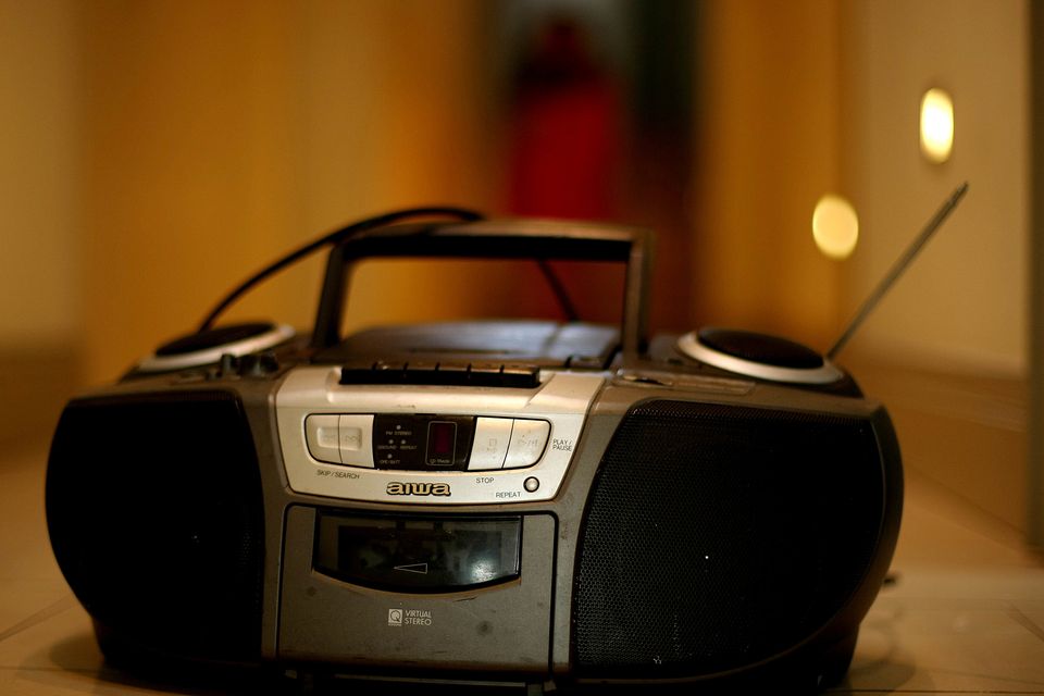 Lockdown caused people to listen to the radio for longer, research ...
