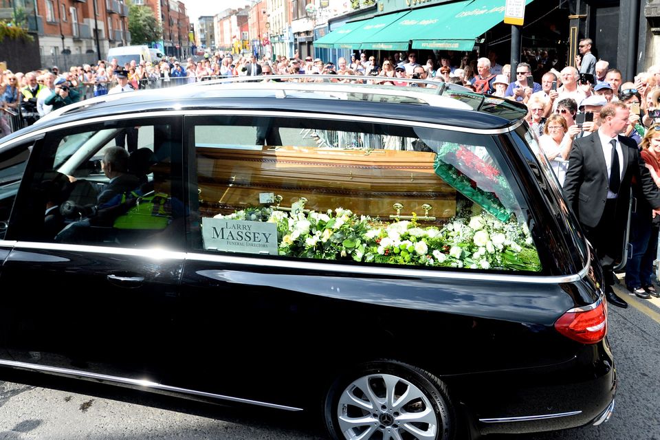 Crowds line streets to say goodbye to Father Ted star Brendan Grace ...
