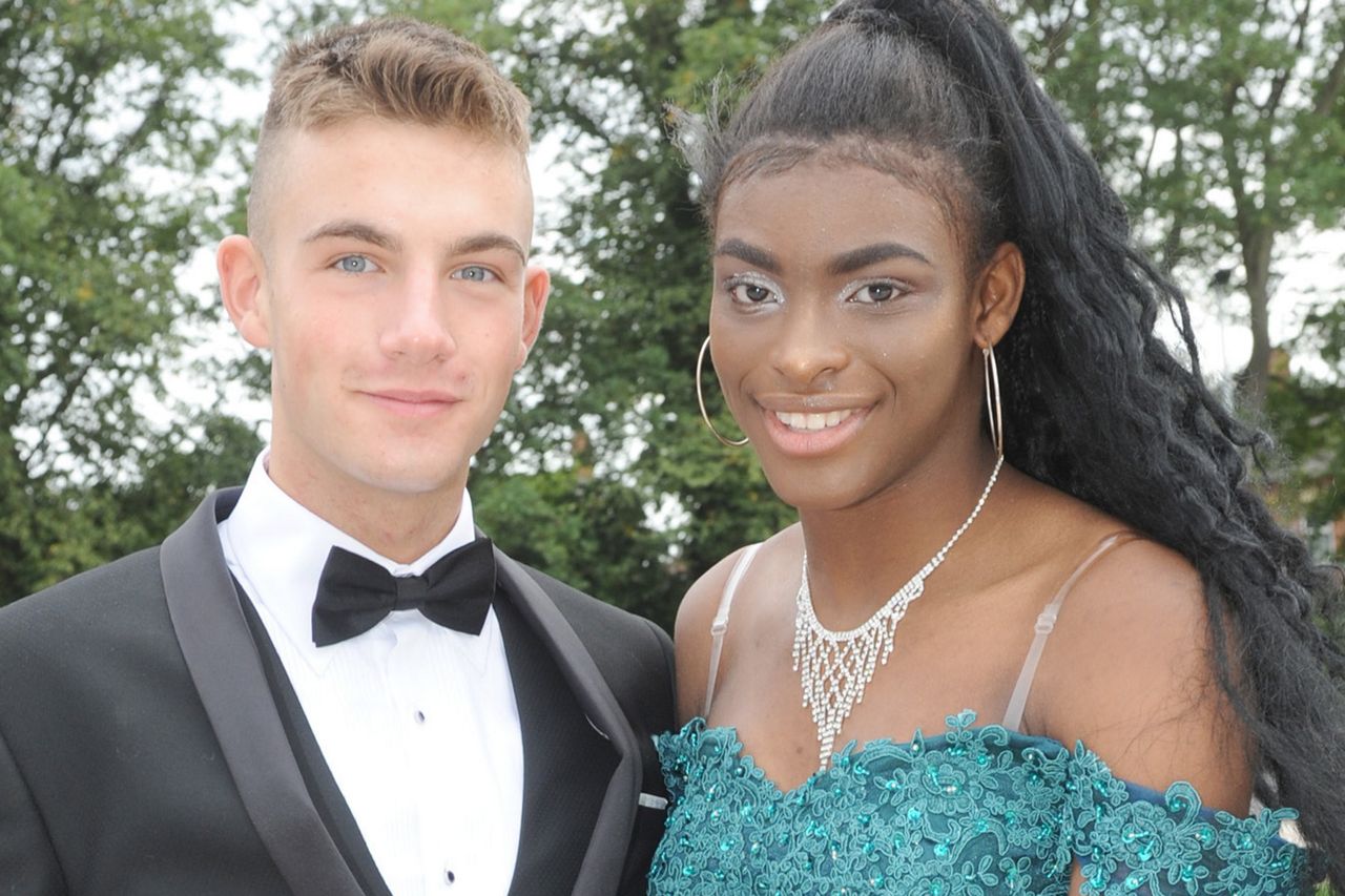 Marist enjoy their grad ball | Irish Independent
