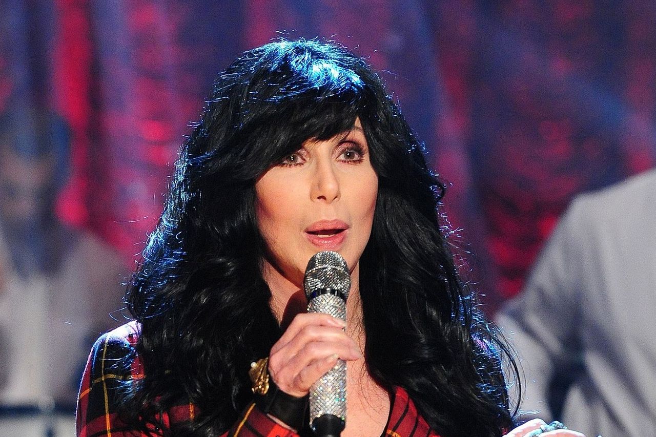 Cher turns back time in tour outfit | Independent.ie