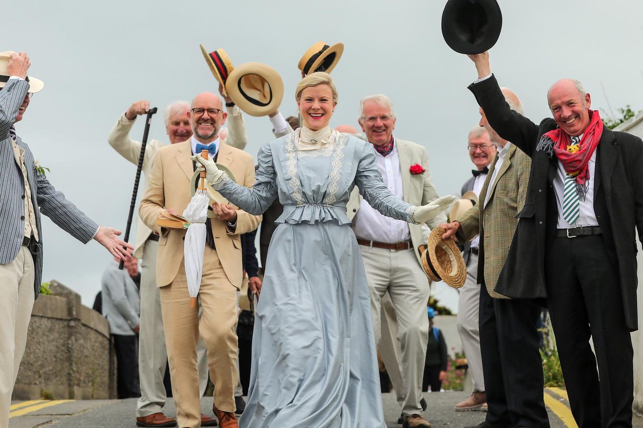 Bloomsday 2021 Dublin: A man in a straw boater hat casually stalks the ...