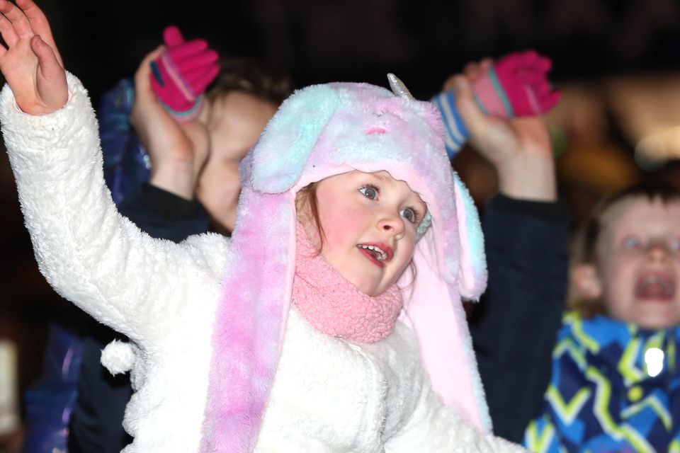 Thousands in Drogheda town centre for big Christmas lights switch-on ...