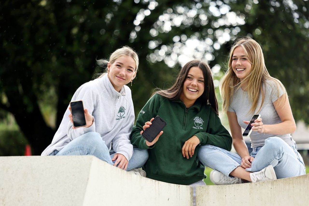 Simon Harris says reversal of Leaving Cert grade inflation should start ...