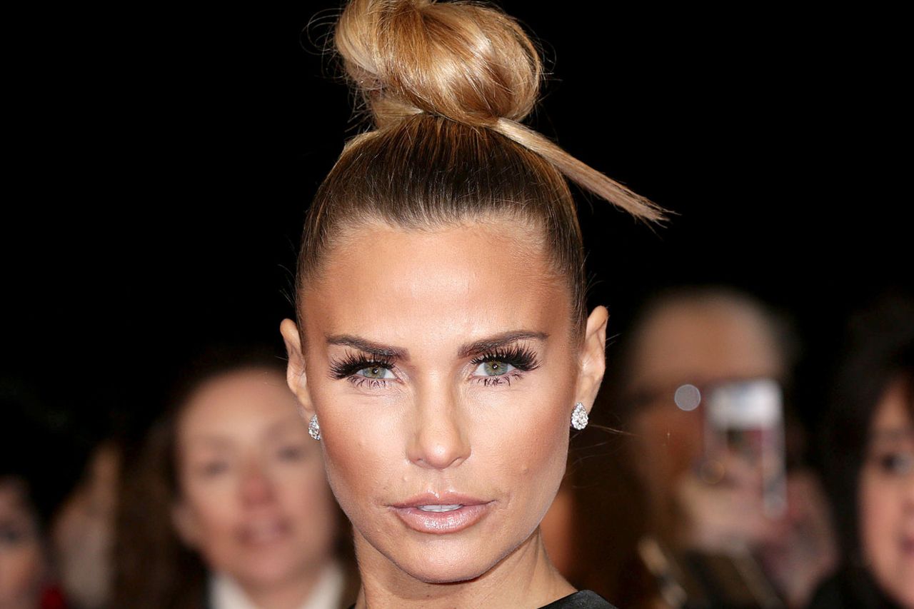 Katie Price rips off false eyelashes as Loose Women go make-up free ...