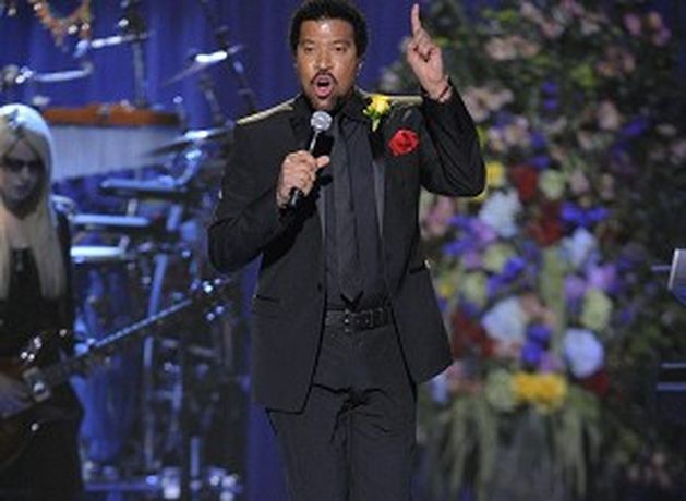Lionel Richie eyes Robbie duet | Independent.ie